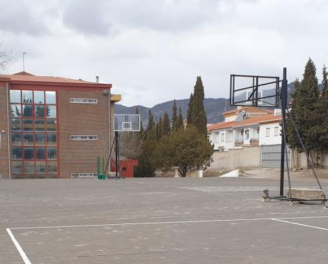 Adjudicadas obras de reparación de pistas en el IES Alonso Cano de ...